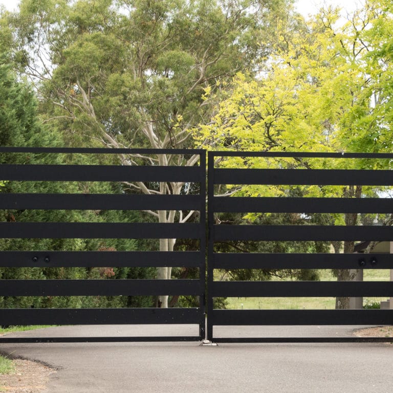 Choosing Manual vs Automatic Gate Design - Security Five